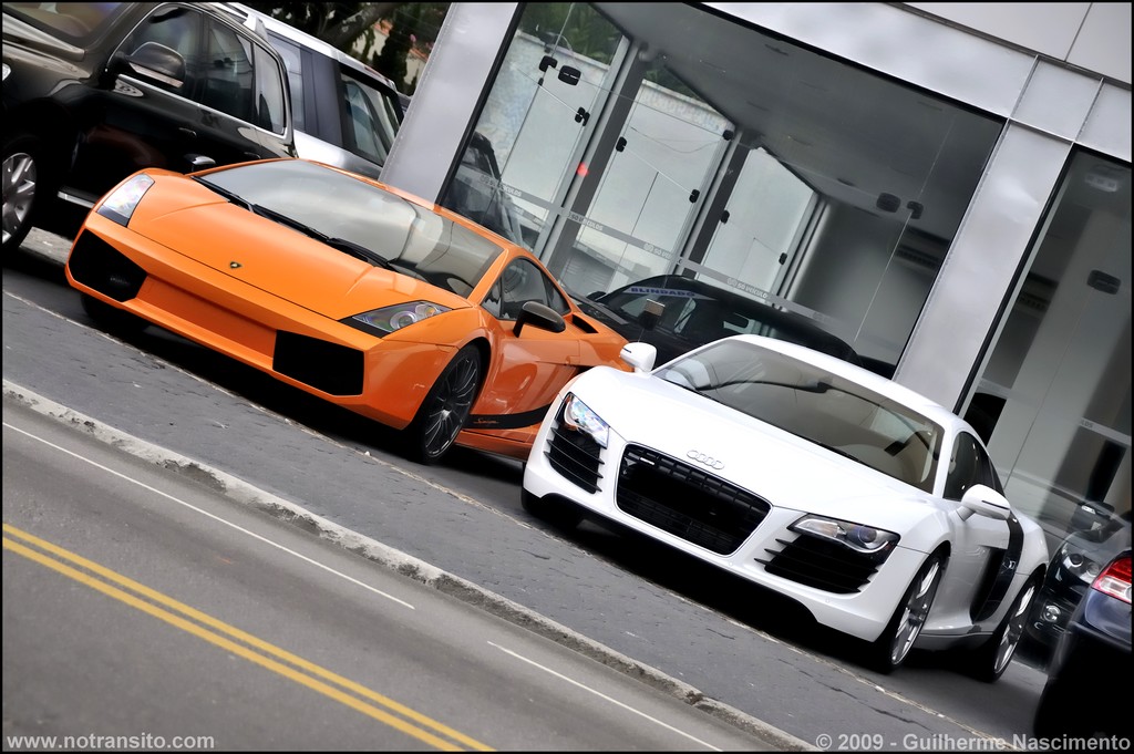 Lamborghini Gallardo Superleggera & Audi R8 – No Trânsito