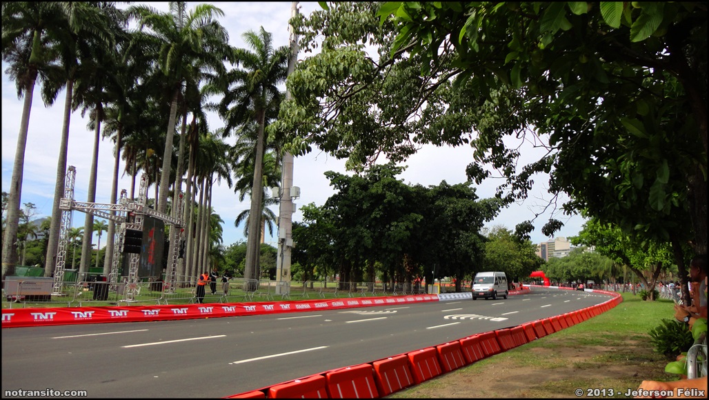 TNT Street Race – No Trânsito